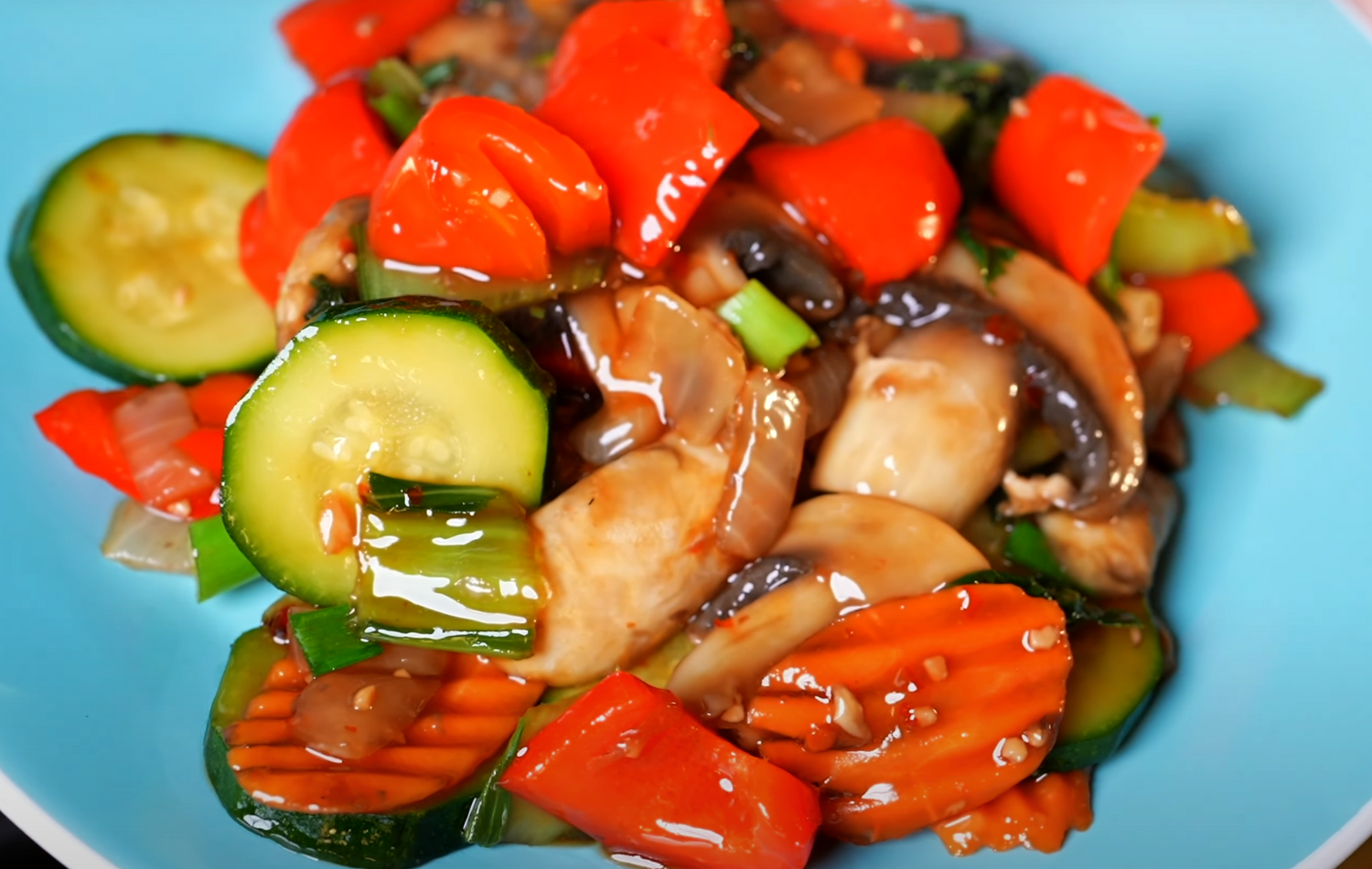 Veggie Stir Fry with Chili Garlic Sauce – The Skeleton Diet